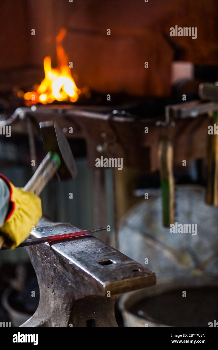 Old blacksmith shop hi-res stock photography and images - Alamy