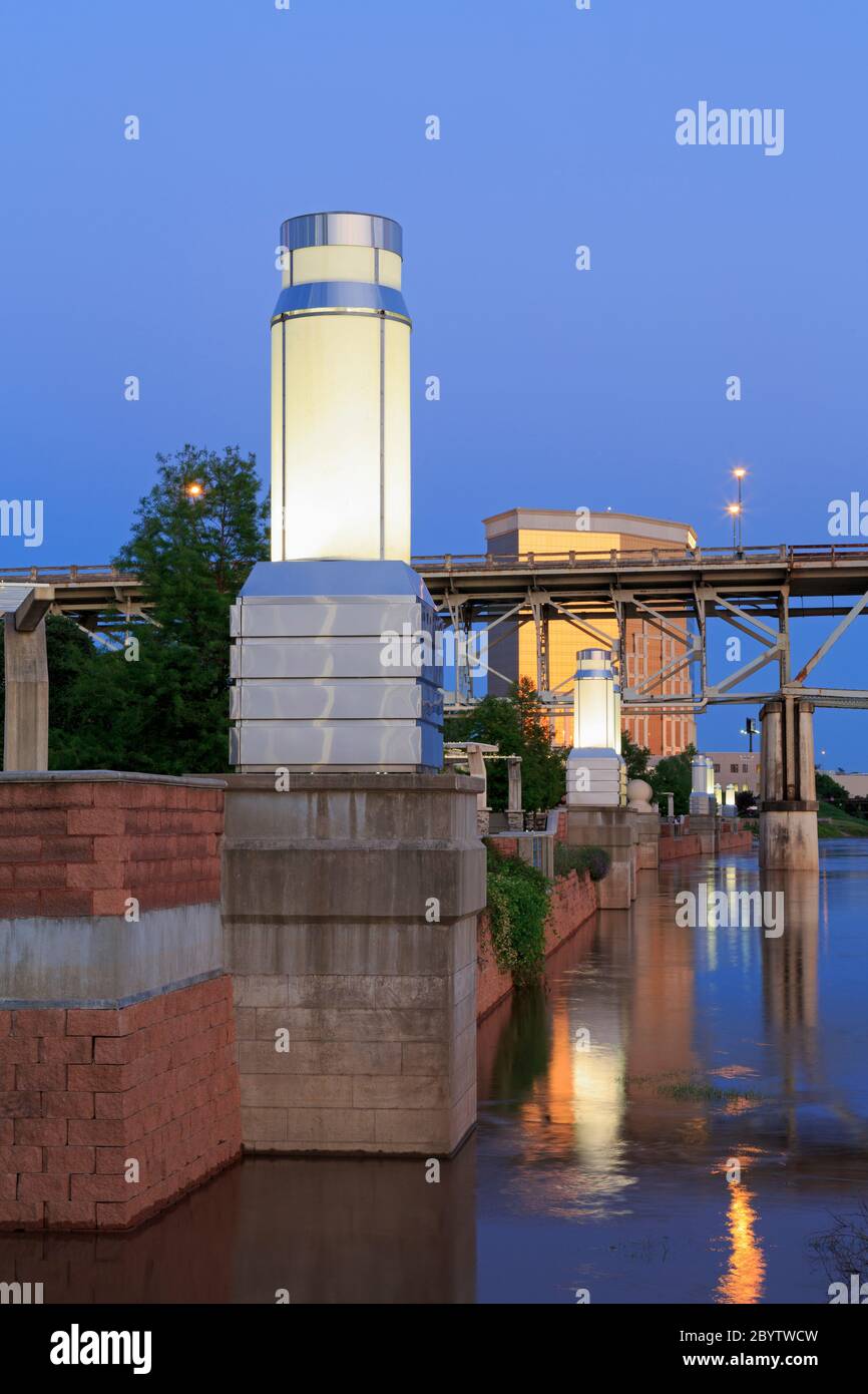 Riverfront boardwalk hi-res stock photography and images - Alamy