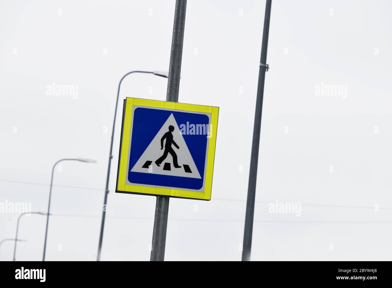 Pedestrian crosswalk signal hi-res stock photography and images - Alamy