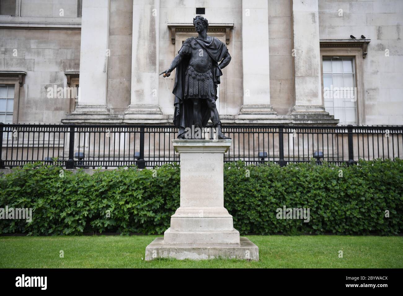 Statue of james ii trafalgar hi-res stock photography and images - Alamy