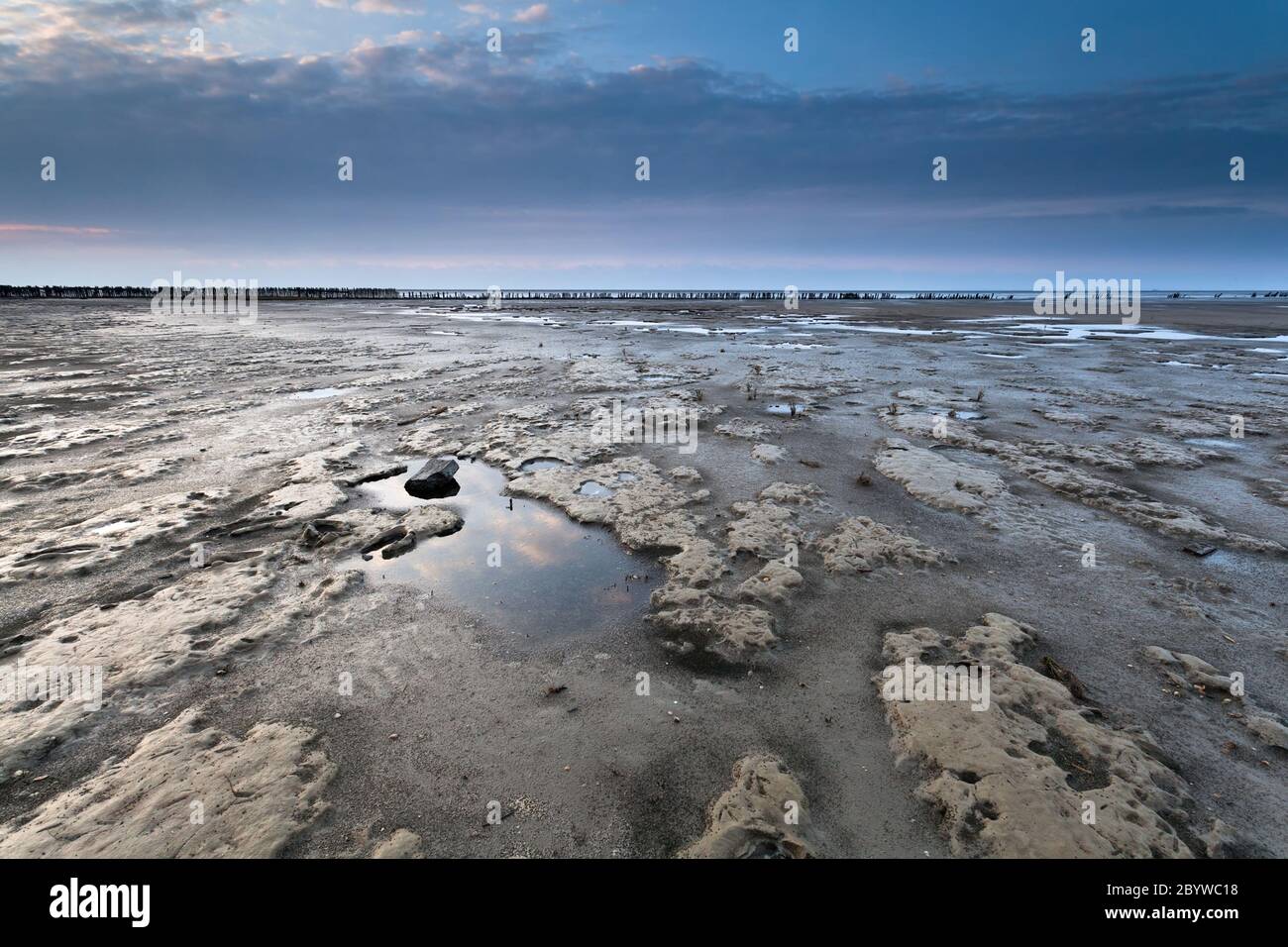 Dike shape hi-res stock photography and images - Alamy