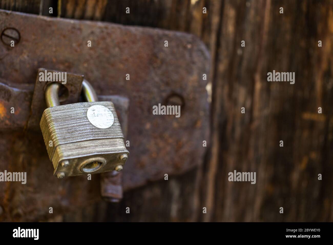 Very old lock hi-res stock photography and images - Alamy