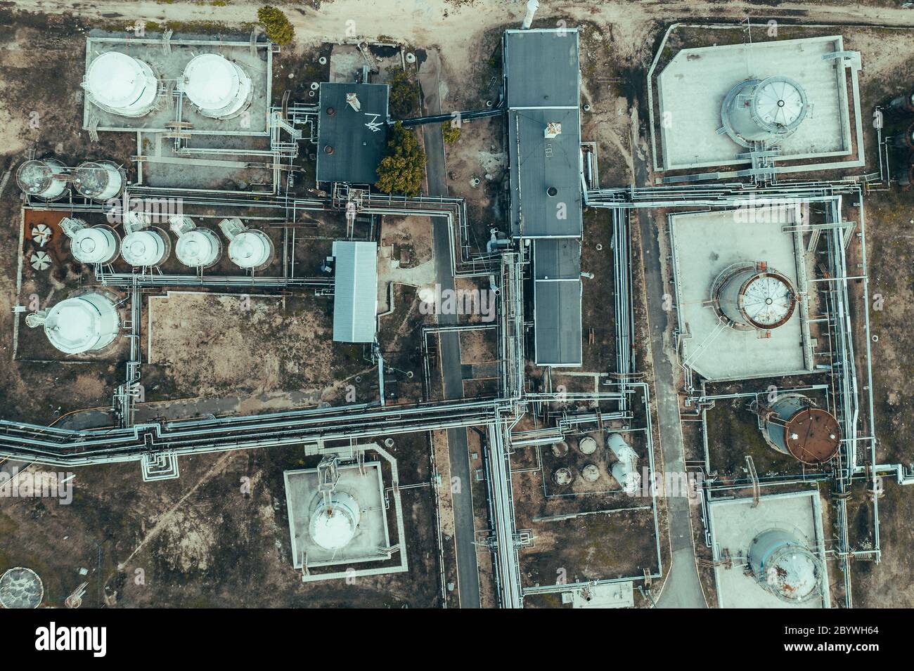 Aerial view chemical storage tanks hi-res stock photography and images ...