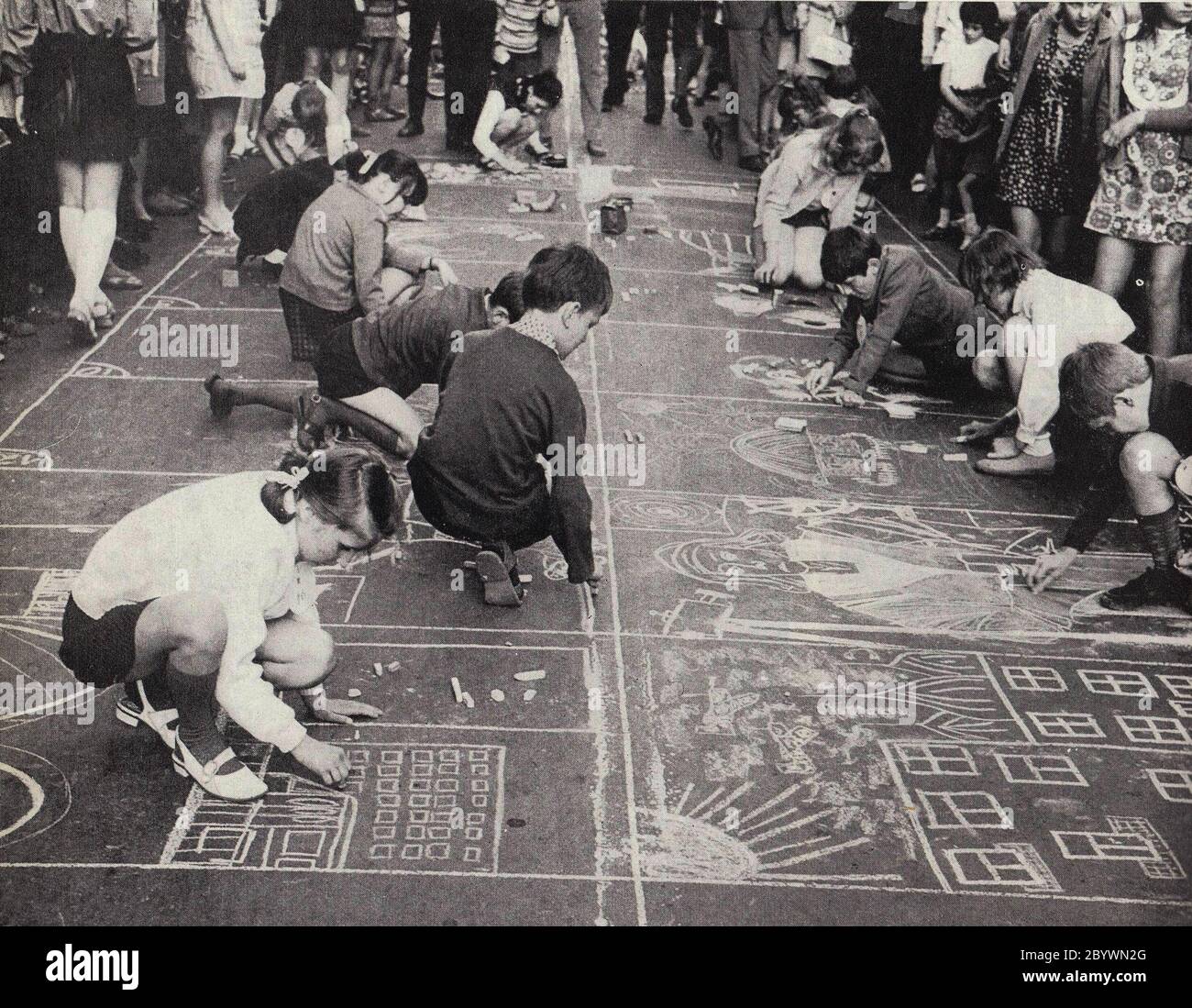 1970s sidewalk drawing hi-res stock photography and images - Alamy