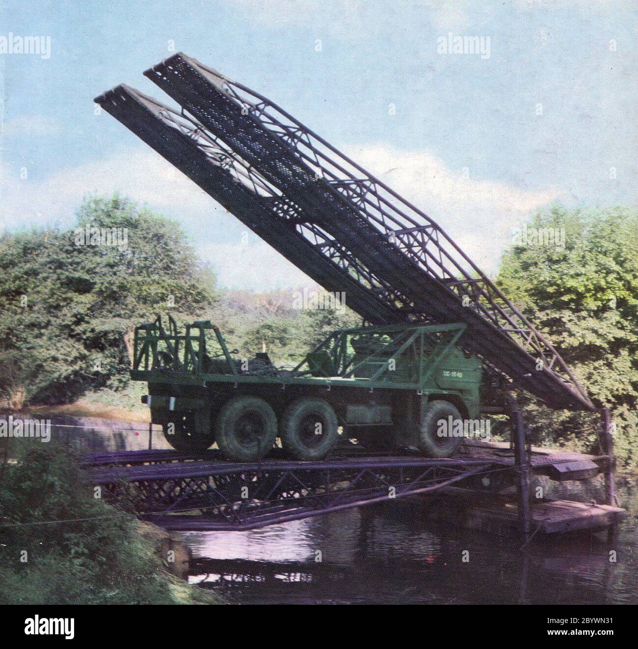 Bridgelayer hi-res stock photography and images - Alamy