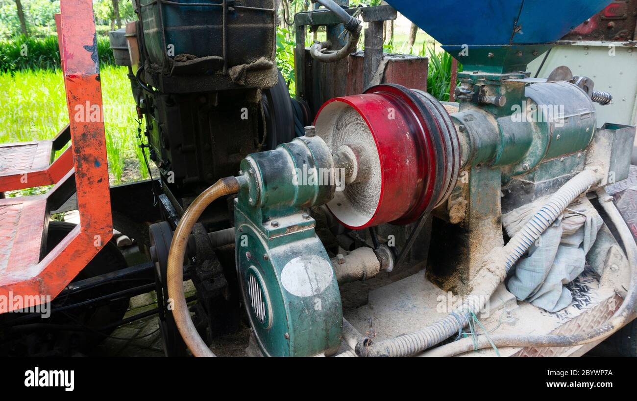 Portable rice milling machine, rice processing technology into modern ...