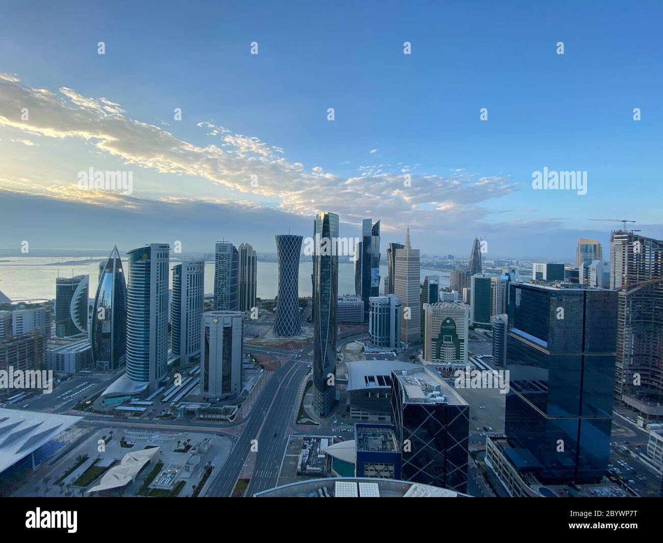 Doha bay hi-res stock photography and images - Alamy