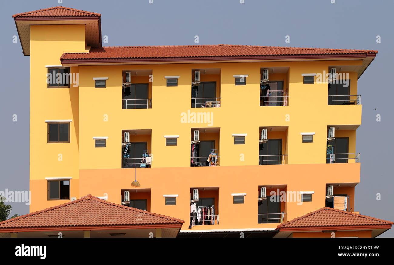 Hotel windows texture hi-res stock photography and images - Alamy