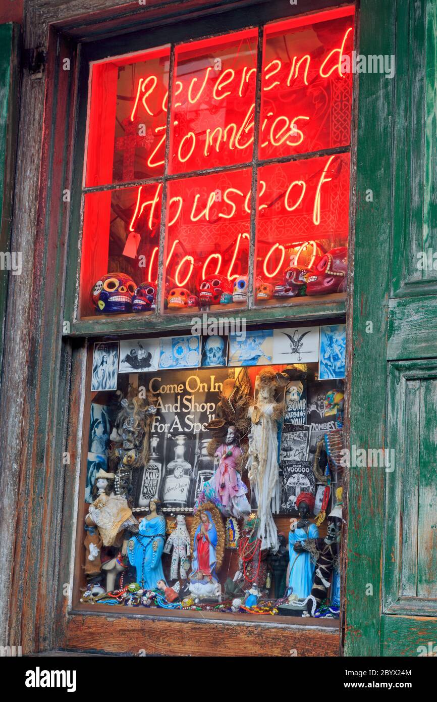 Voodoo house hi-res stock photography and images - Alamy
