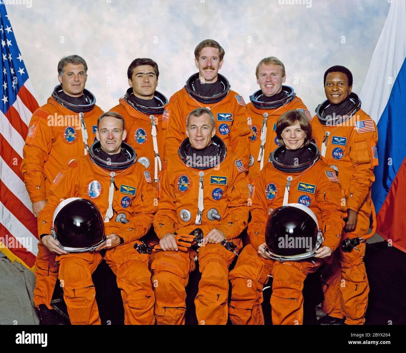 Sts 89 group photo hi-res stock photography and images - Alamy