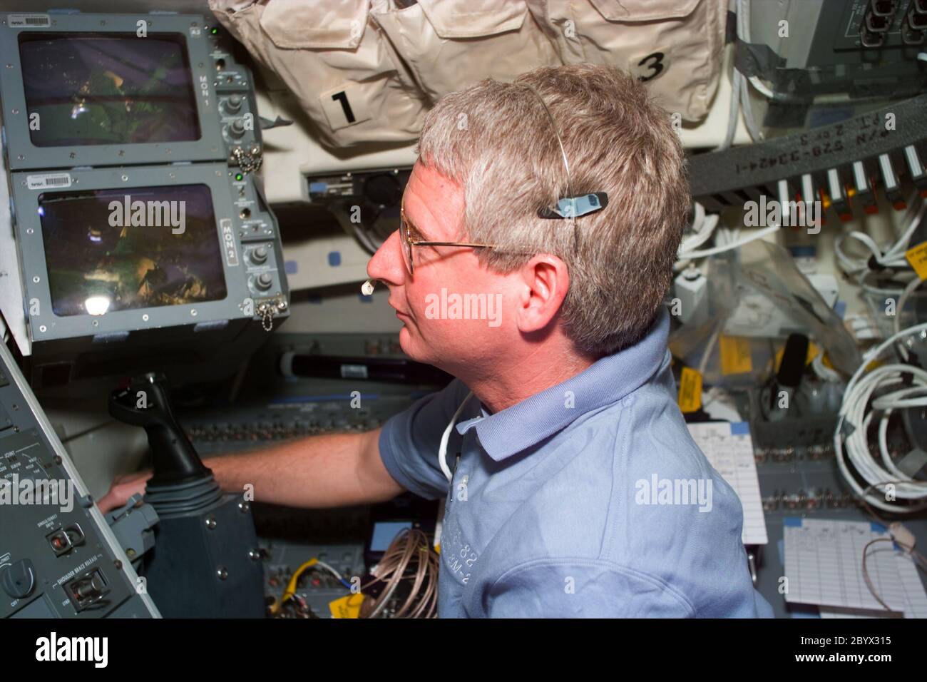 Nasa remote manipulator system hi-res stock photography and images - Alamy