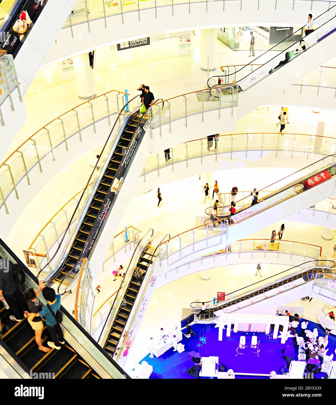 Central world bangkok hi-res stock photography and images - Alamy