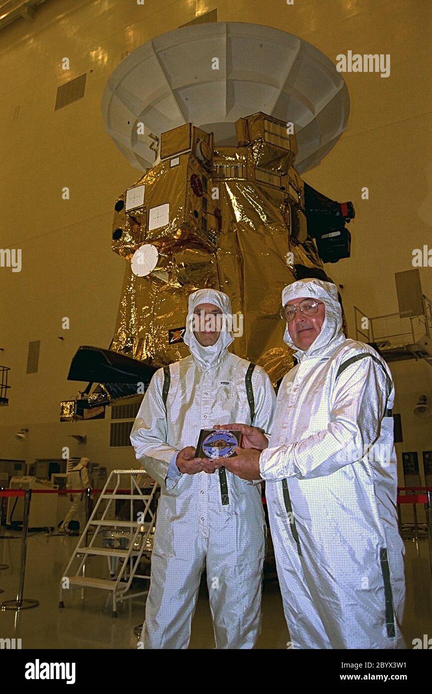 In the Payload Hazardous Servicing Facility (PHSF), Charley Kohlhase ...