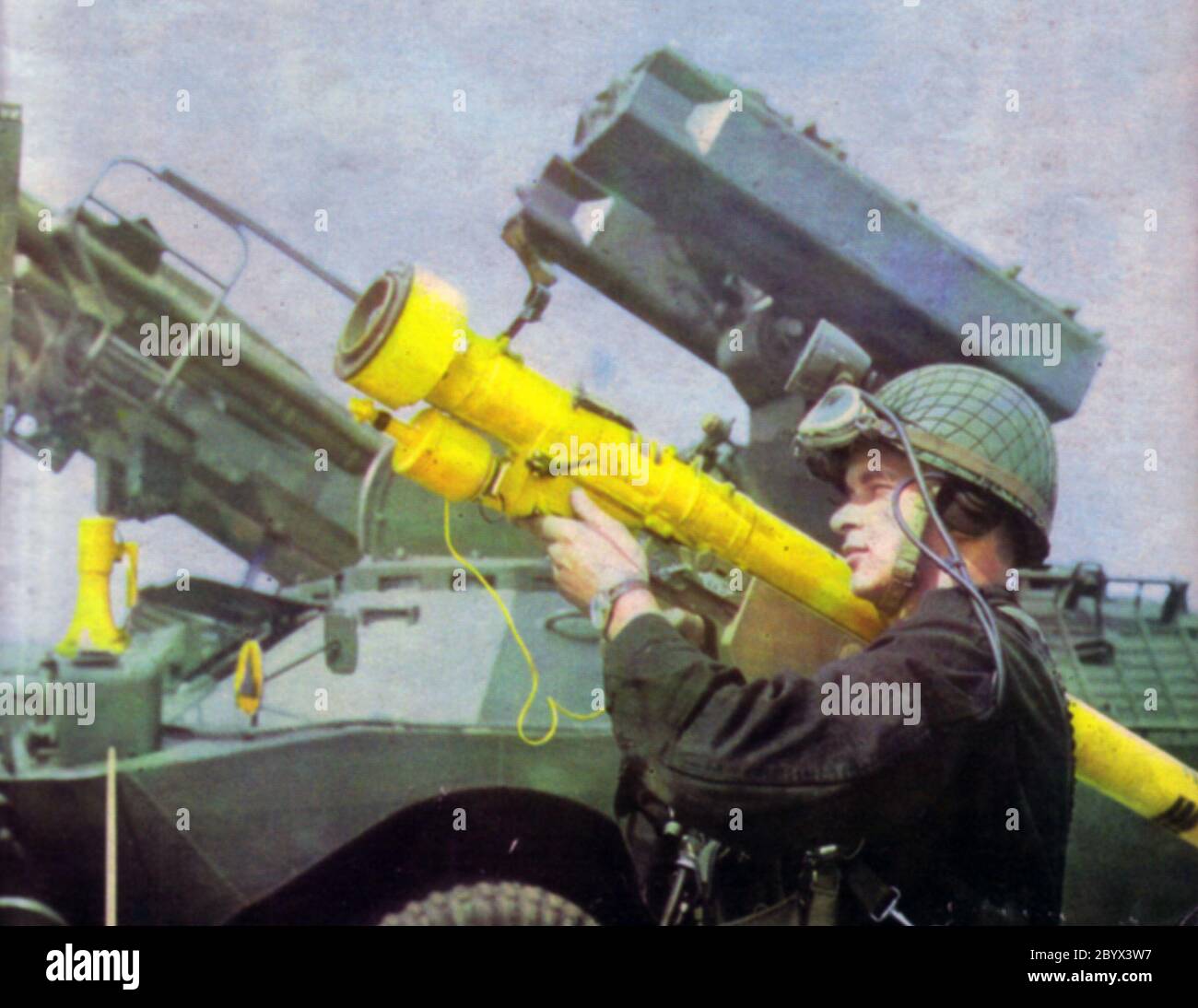 Shoulder fired missile hi-res stock photography and images - Alamy