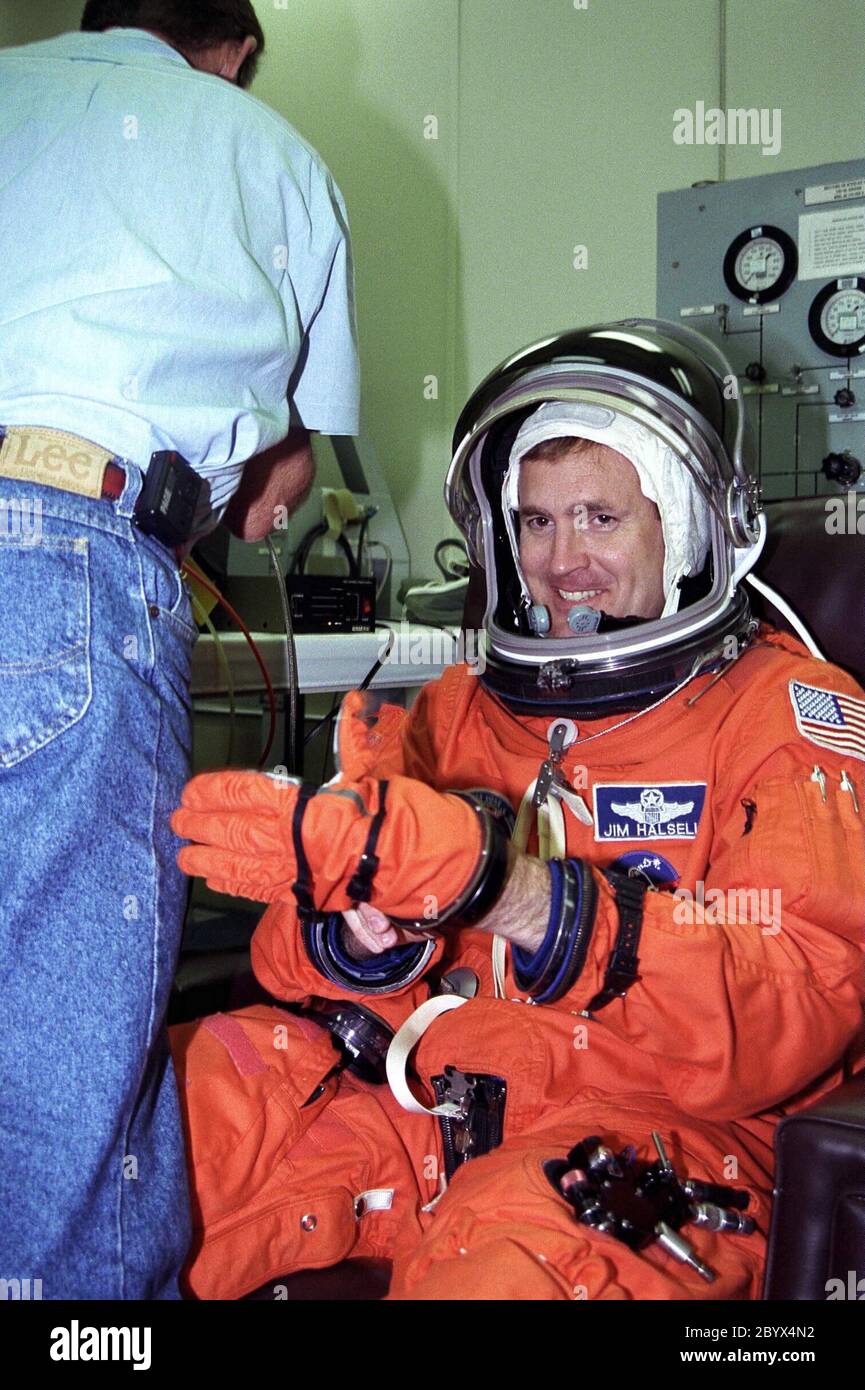 Sts 94 astronaut hi-res stock photography and images - Alamy