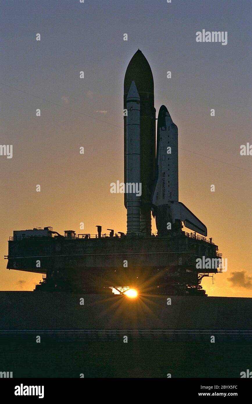 Sts 86 launch hi-res stock photography and images - Alamy