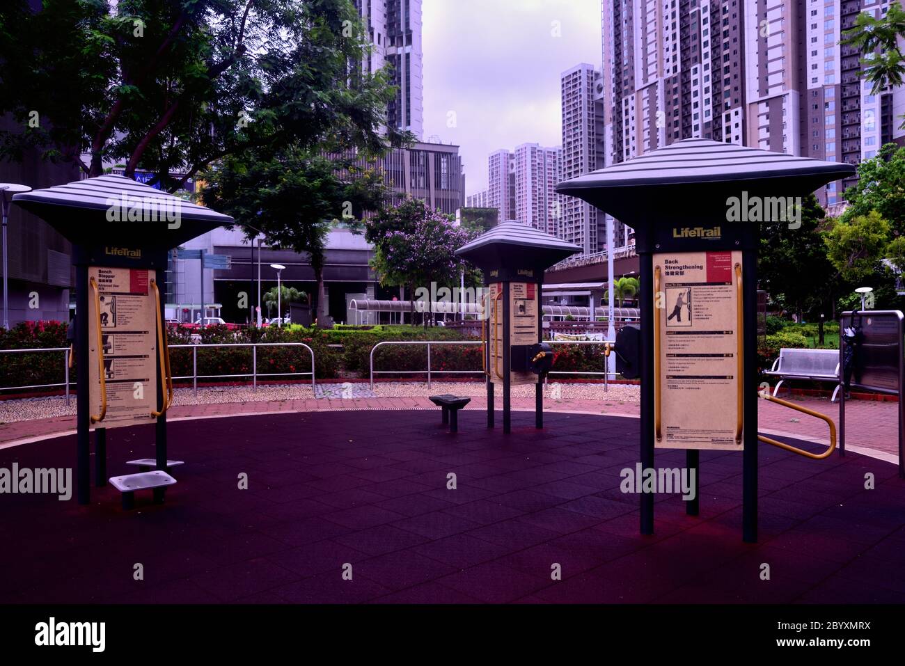 Outdoor exercise station hi-res stock photography and images - Alamy