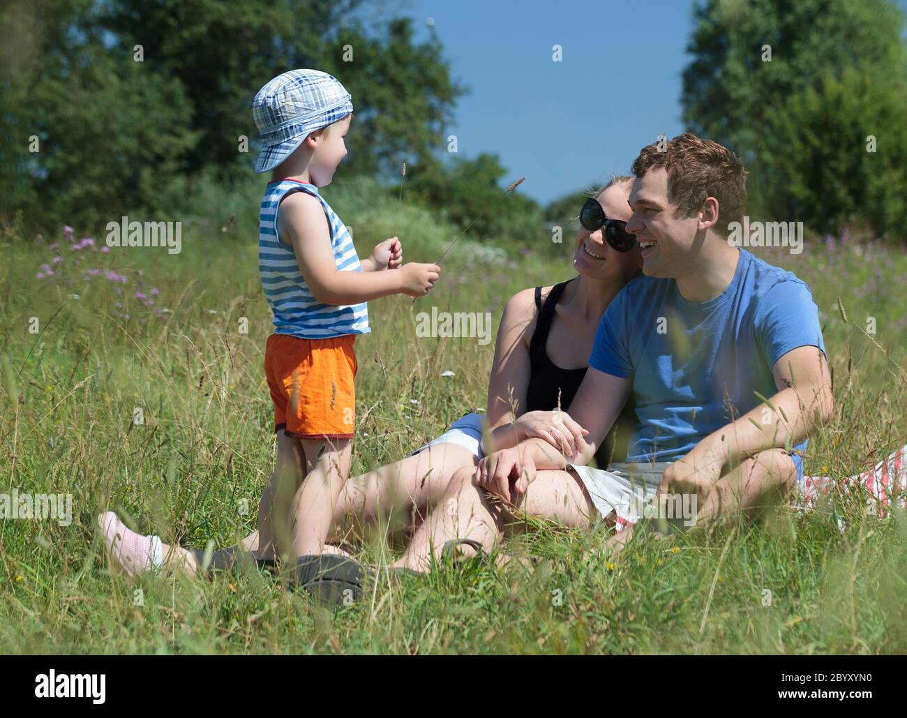 Outdoor family activity hi-res stock photography and images - Alamy
