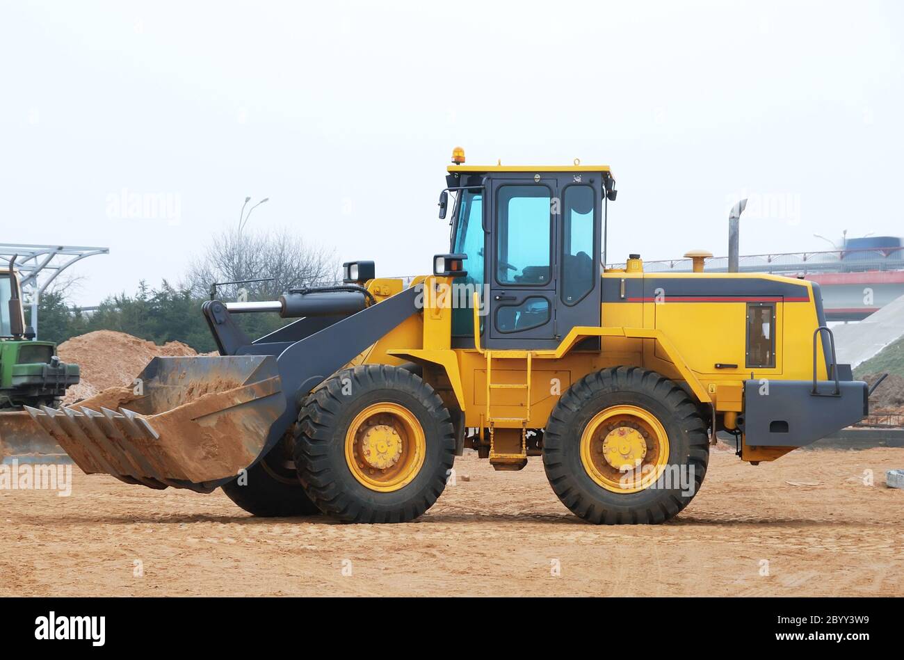 wheel loader bulldozer Stock Photo - Alamy