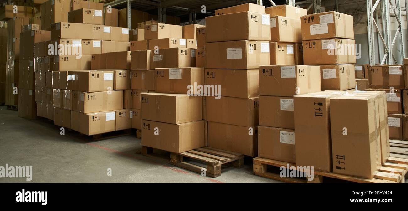 Warehouse boxes hi-res stock photography and images - Alamy