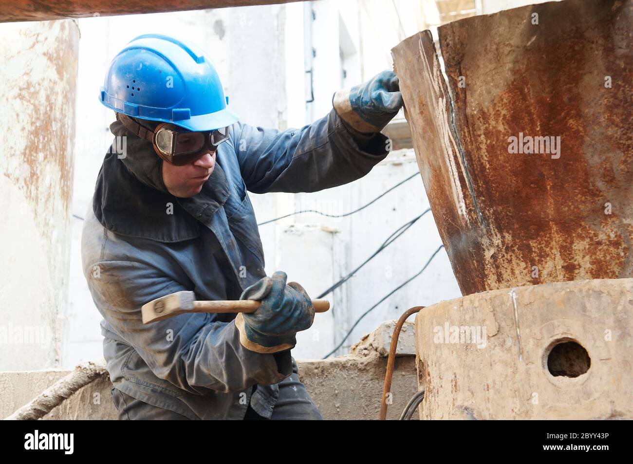 Hammer motion hi-res stock photography and images - Alamy