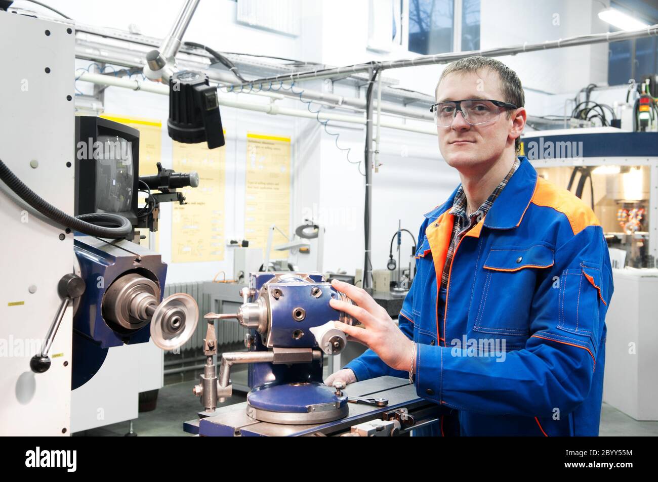 Machine tool hi-res stock photography and images - Alamy