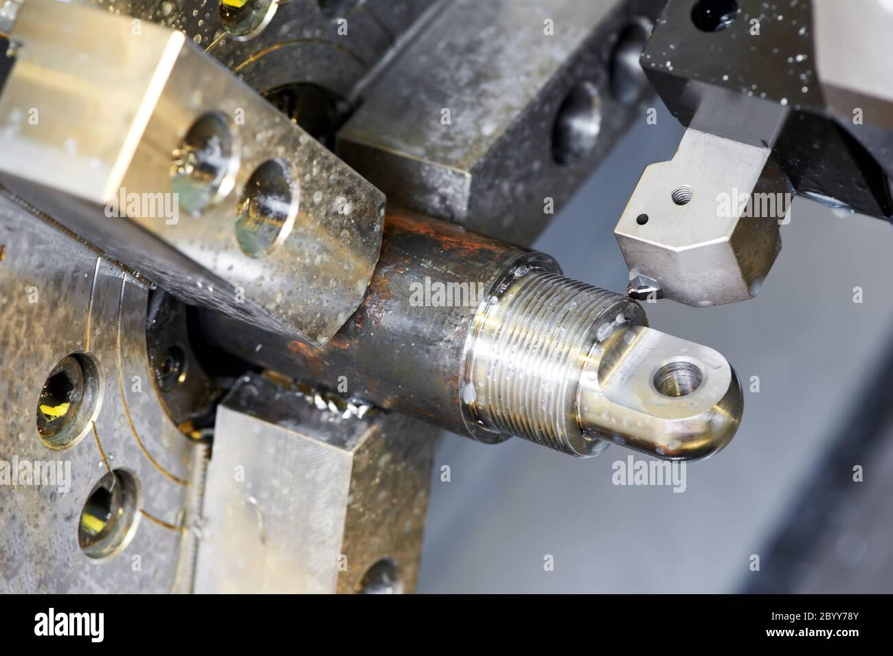 Threading tool manufacturing hi-res stock photography and images - Alamy