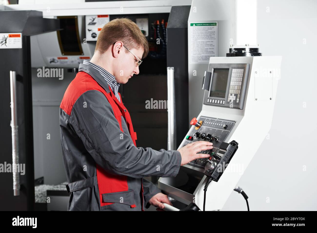 Machining mechanic hi-res stock photography and images - Alamy