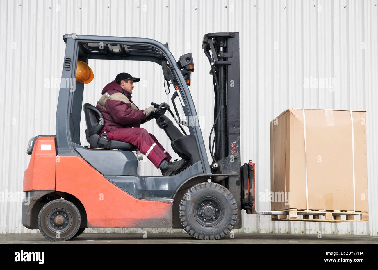 Forklift unloading hi-res stock photography and images - Alamy