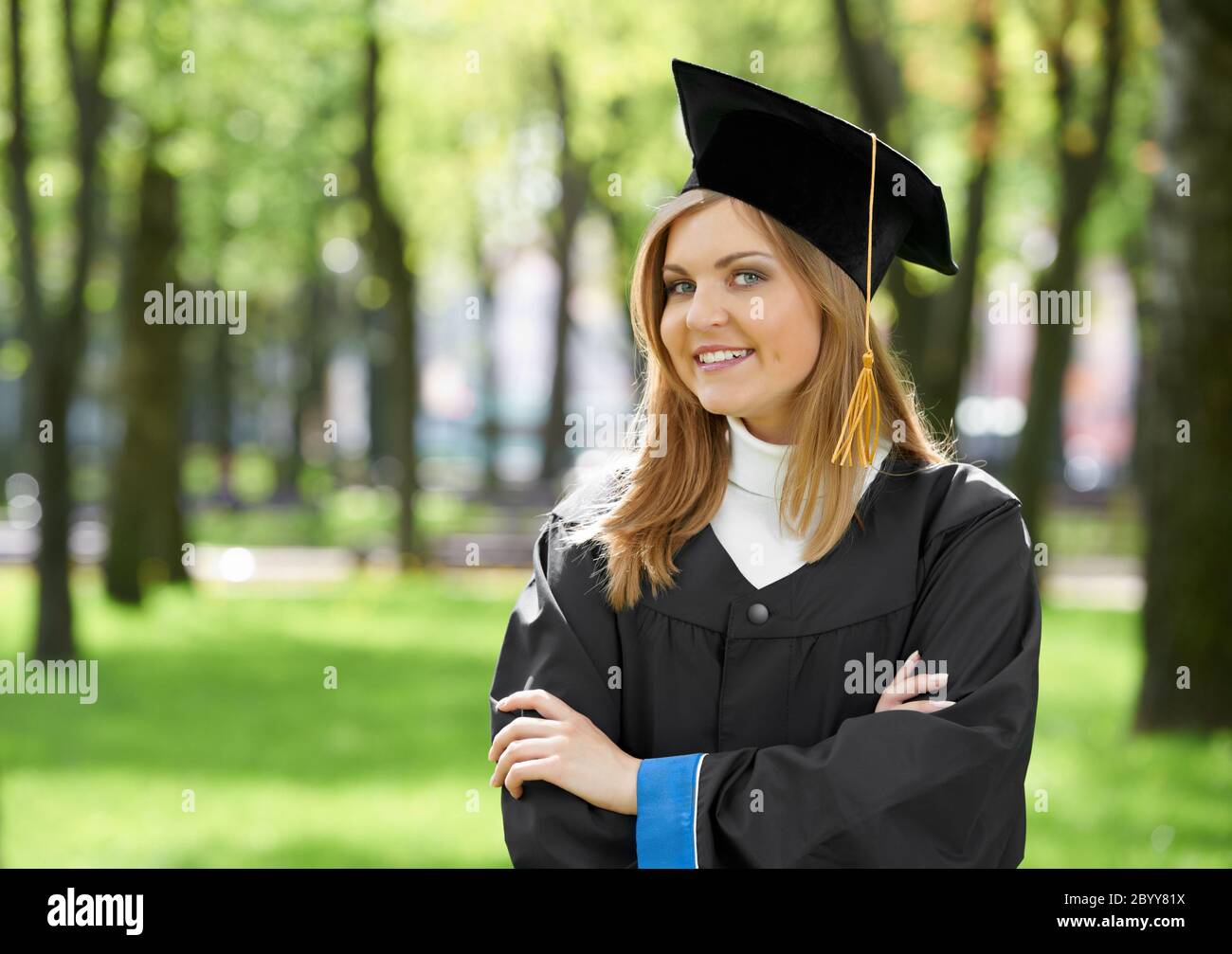 Graduate girl hi-res stock photography and images - Alamy