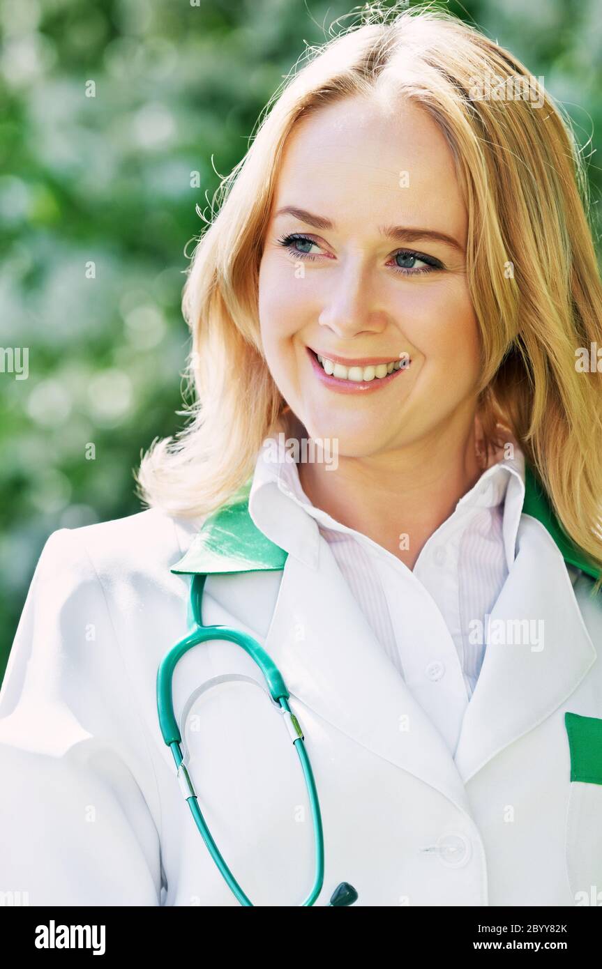 woman doctor outdoors Stock Photo - Alamy
