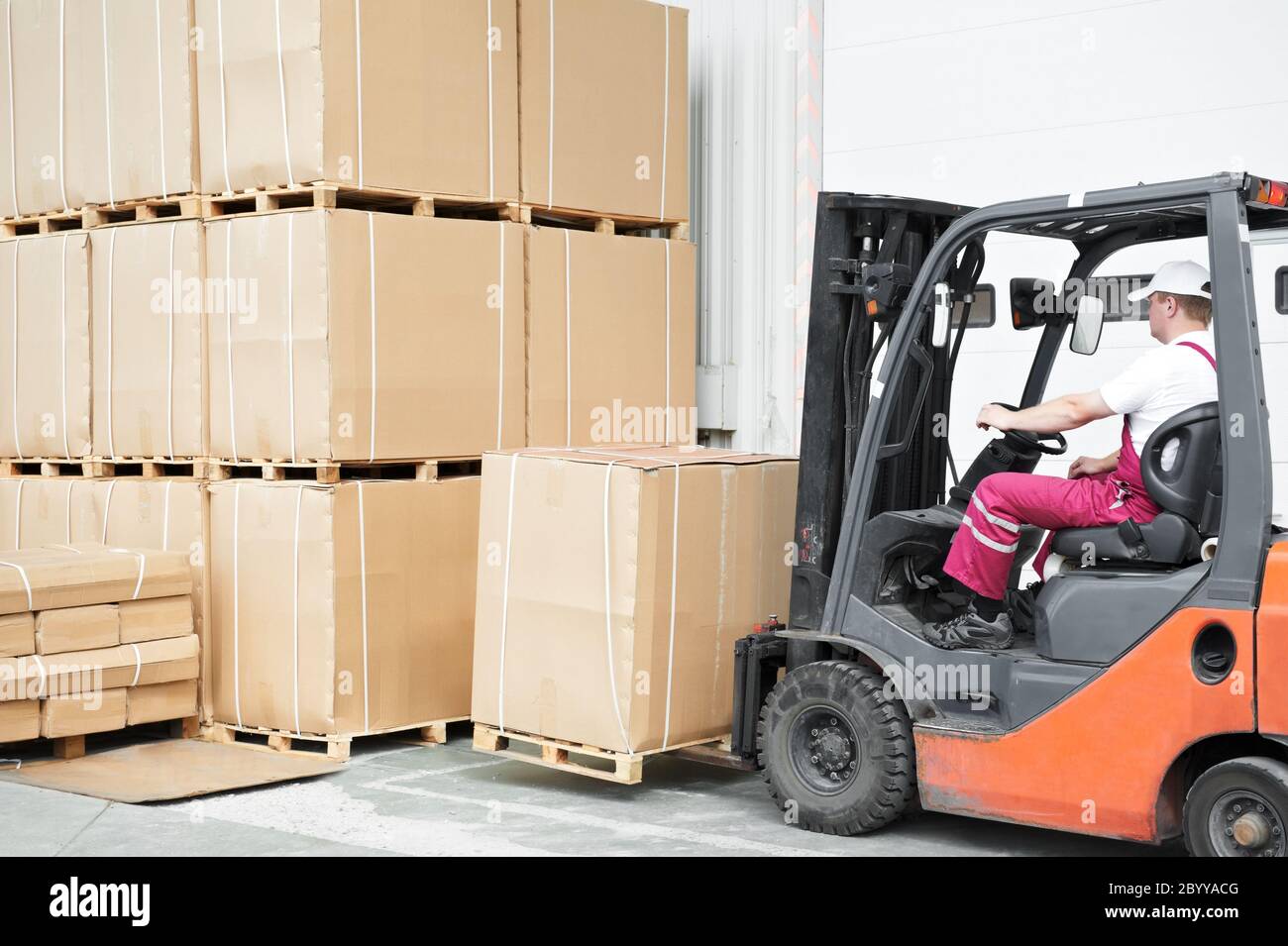 Warehouse forklift boxes hi-res stock photography and images - Alamy