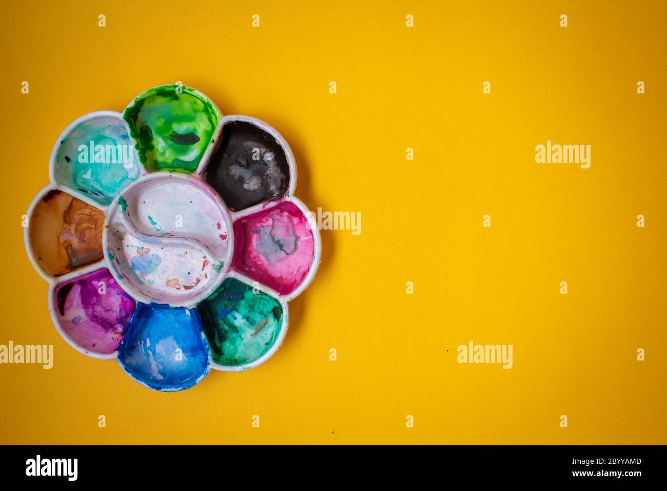 Paint palette hi-res stock photography and images - Alamy