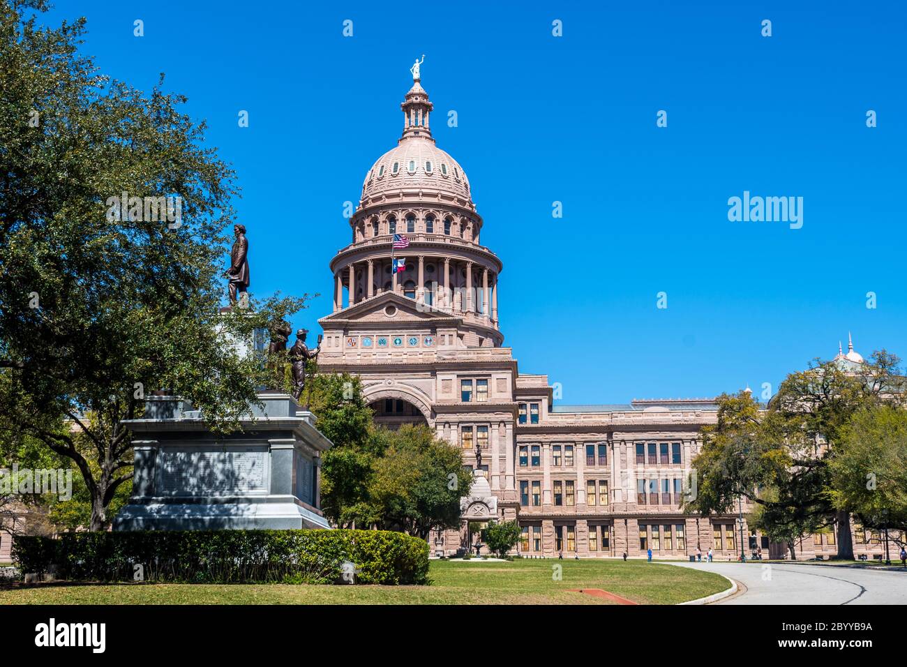 Austin, TX, USA - March 9, 2019: The huge outside preserve grounds of ...