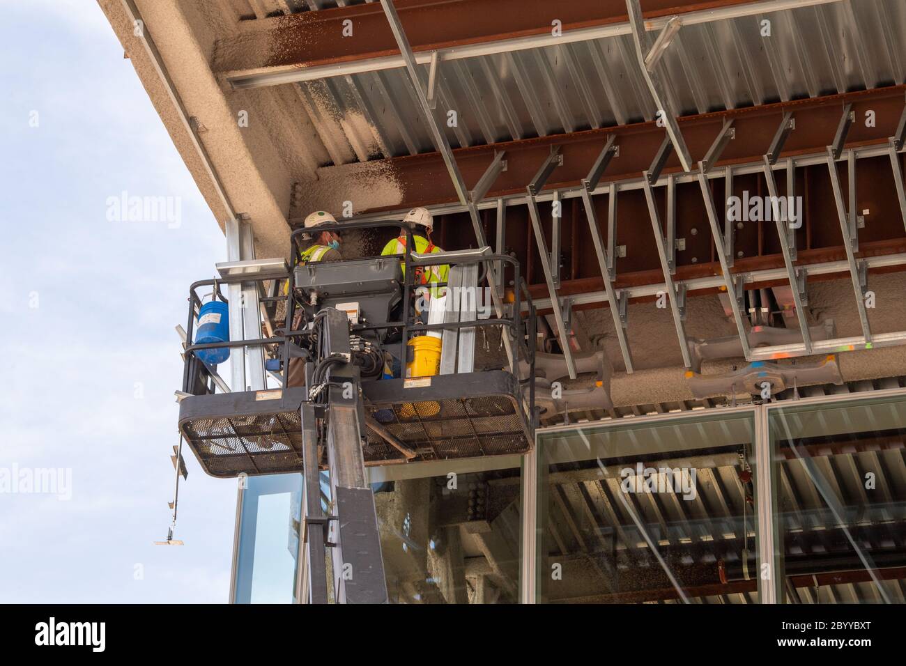 NEW YORK, NY - JUNE 10, 2020: Construction work is seen ongoing at ...