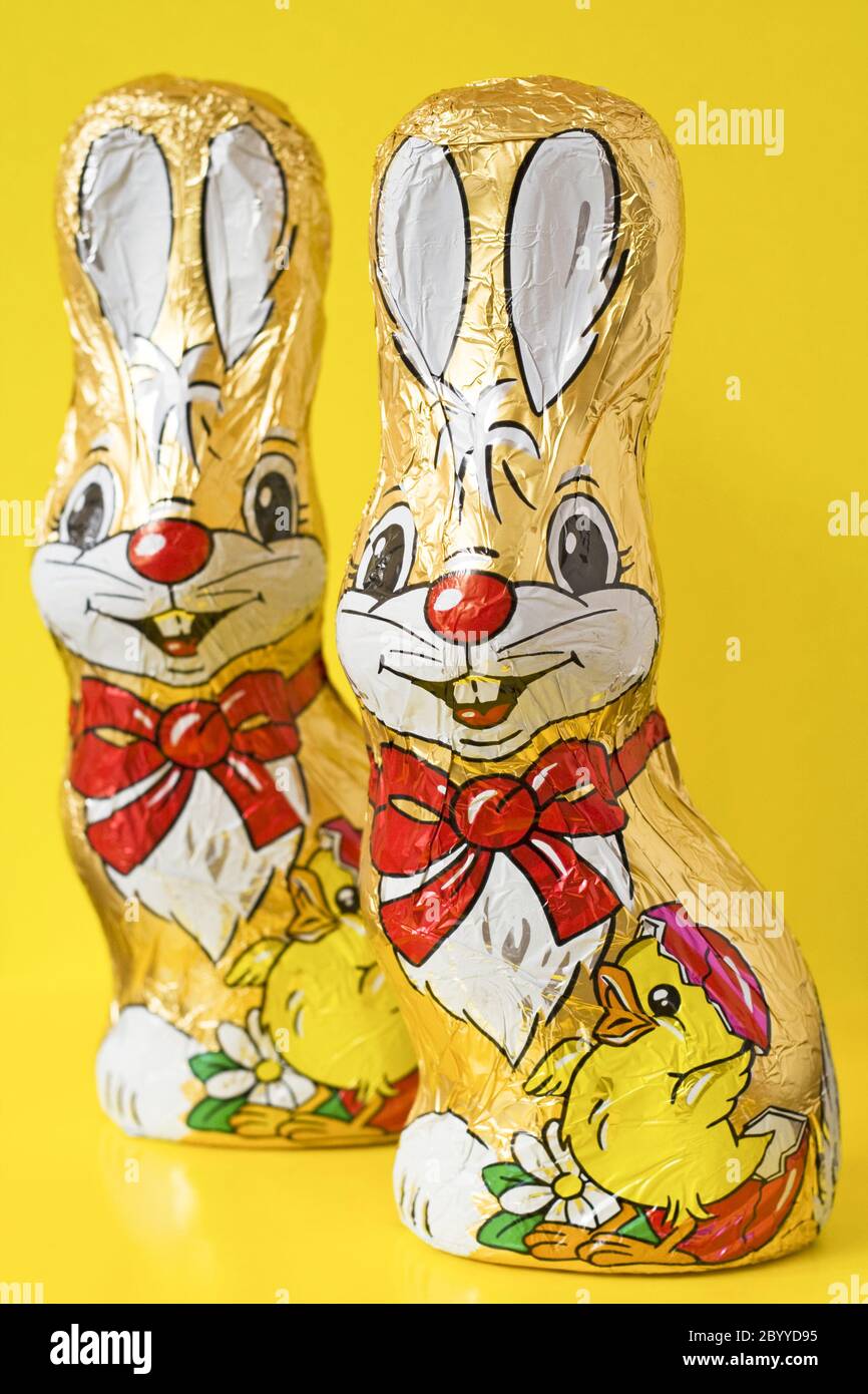 Gold bunnies hi-res stock photography and images - Alamy