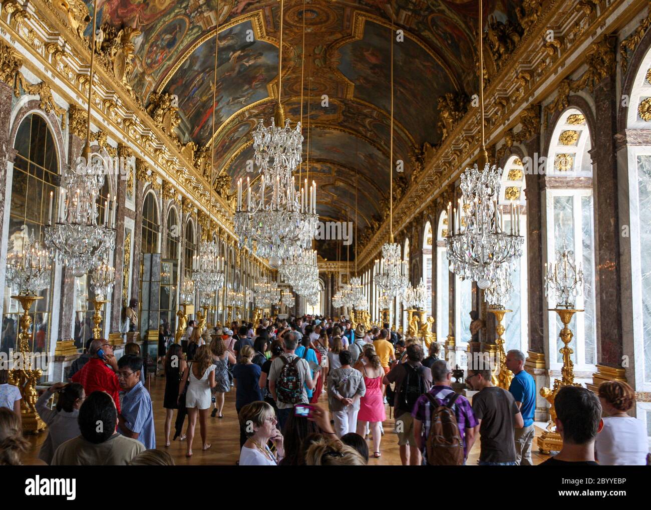 Mirrors palace versalles hi-res stock photography and images - Alamy