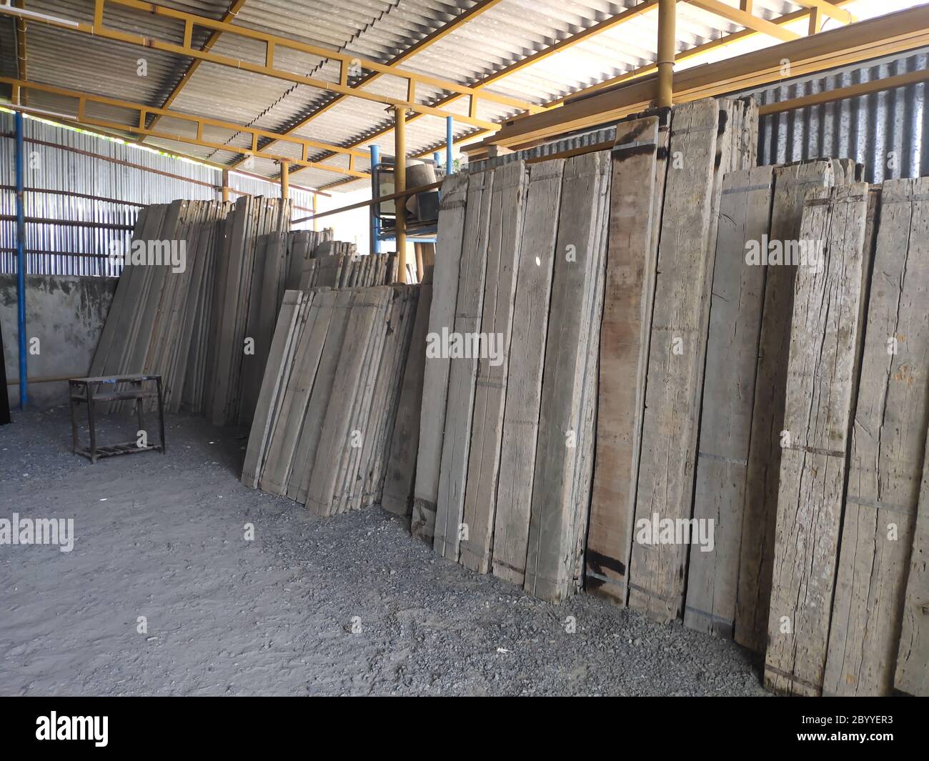Centering works hi-res stock photography and images - Alamy