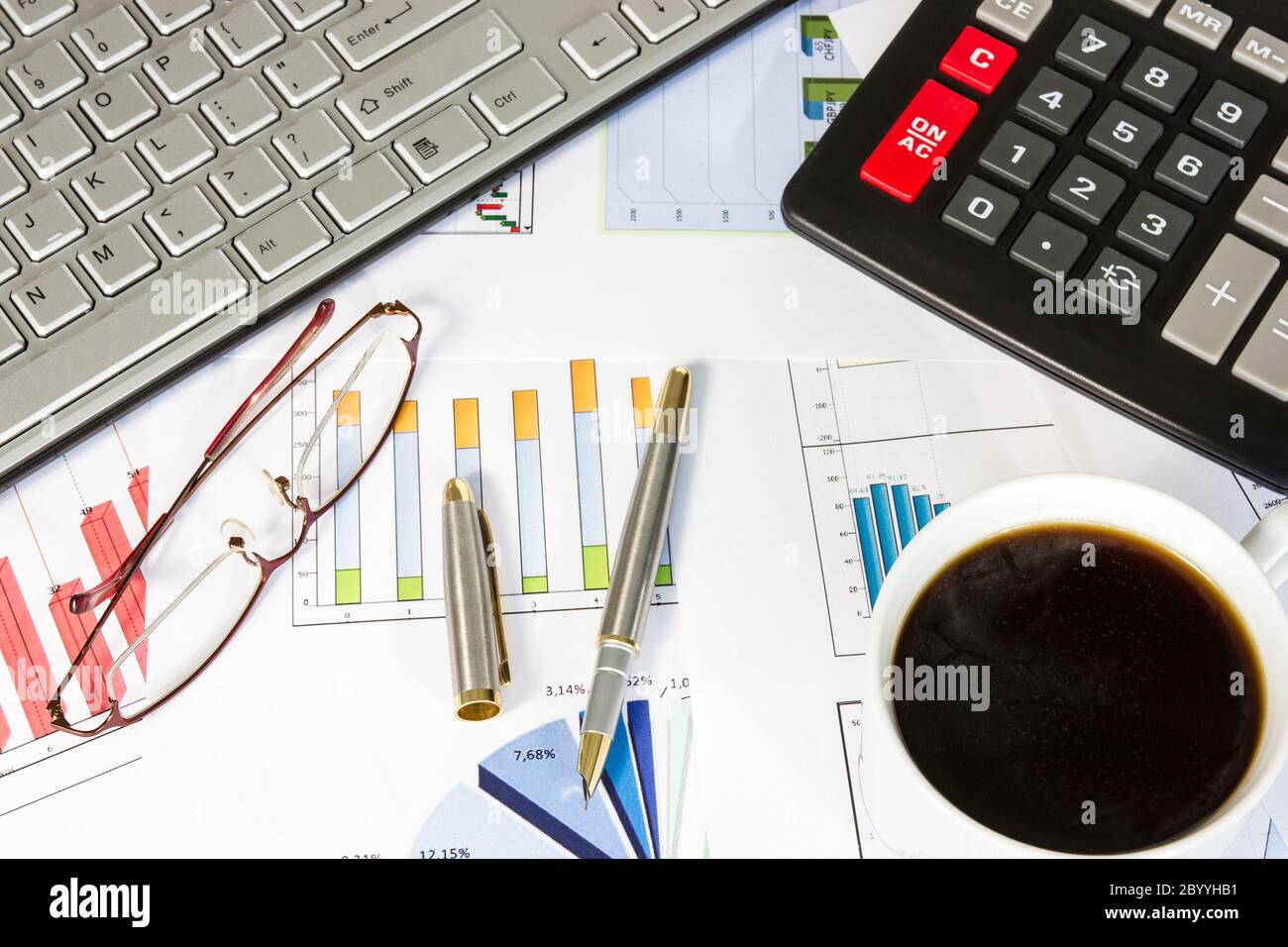 Spreadsheet desk hi-res stock photography and images - Alamy
