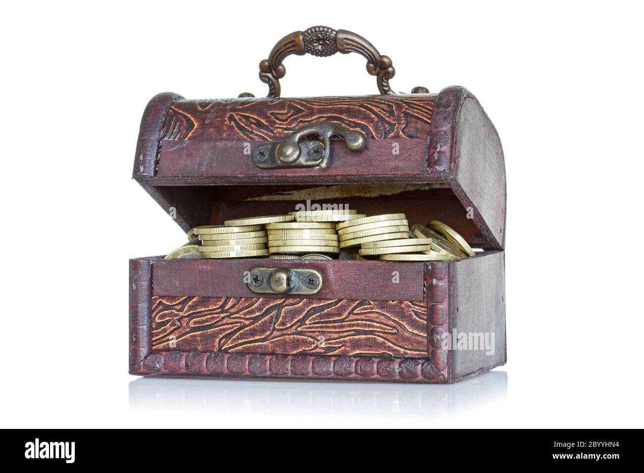 Wooden chest with coins inside Stock Photo - Alamy