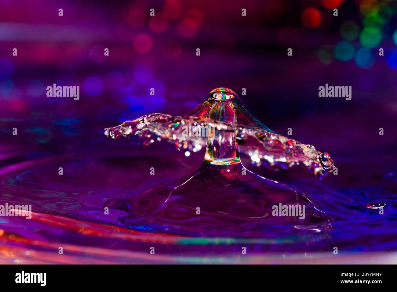 Water drop falling still hi-res stock photography and images - Alamy