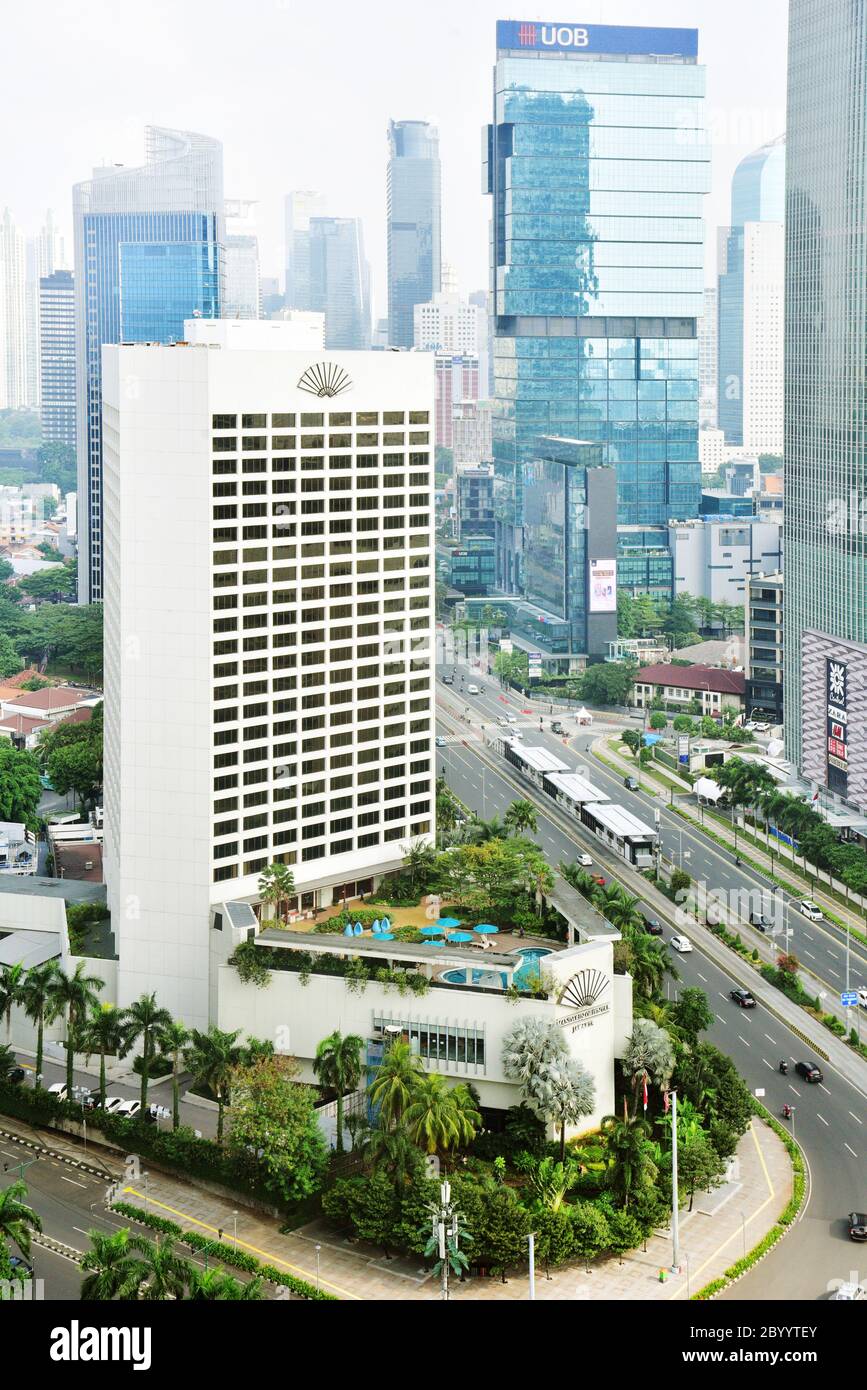 Mandarin oriental building hi-res stock photography and images - Alamy