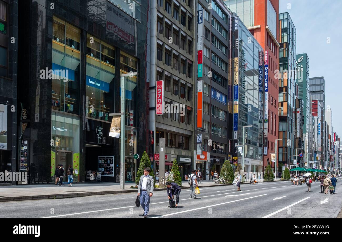 People at the famous Ginza street during a summer afternoon, Tokyo ...