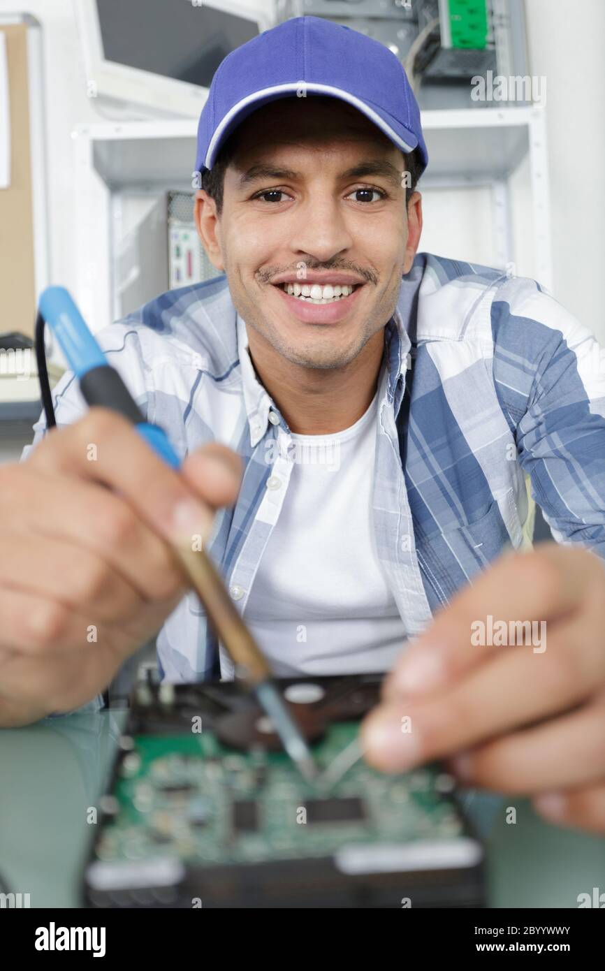 Chip soldering hi-res stock photography and images - Alamy