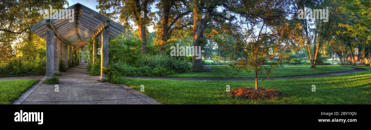 Outdoor trellis hi-res stock photography and images - Alamy