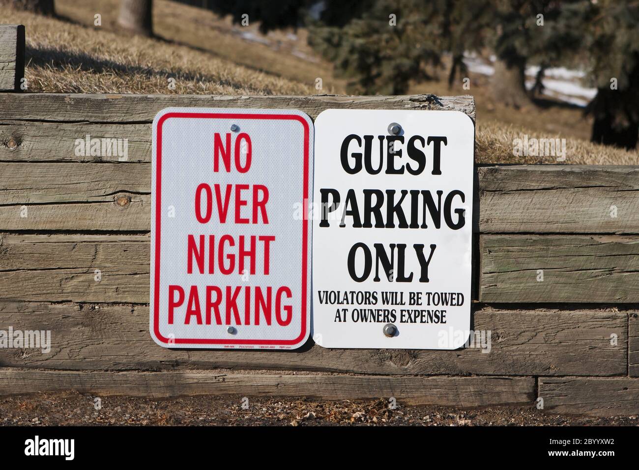 Guest Parking only and no overnight parking Stock Photo - Alamy