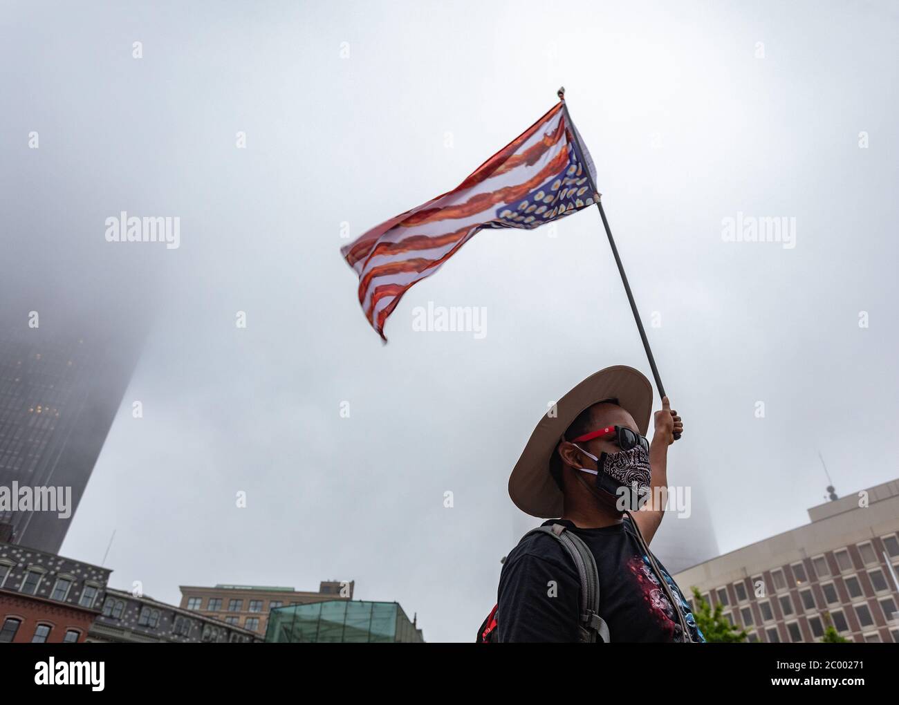 Upside down american flag hi-res stock photography and images - Alamy