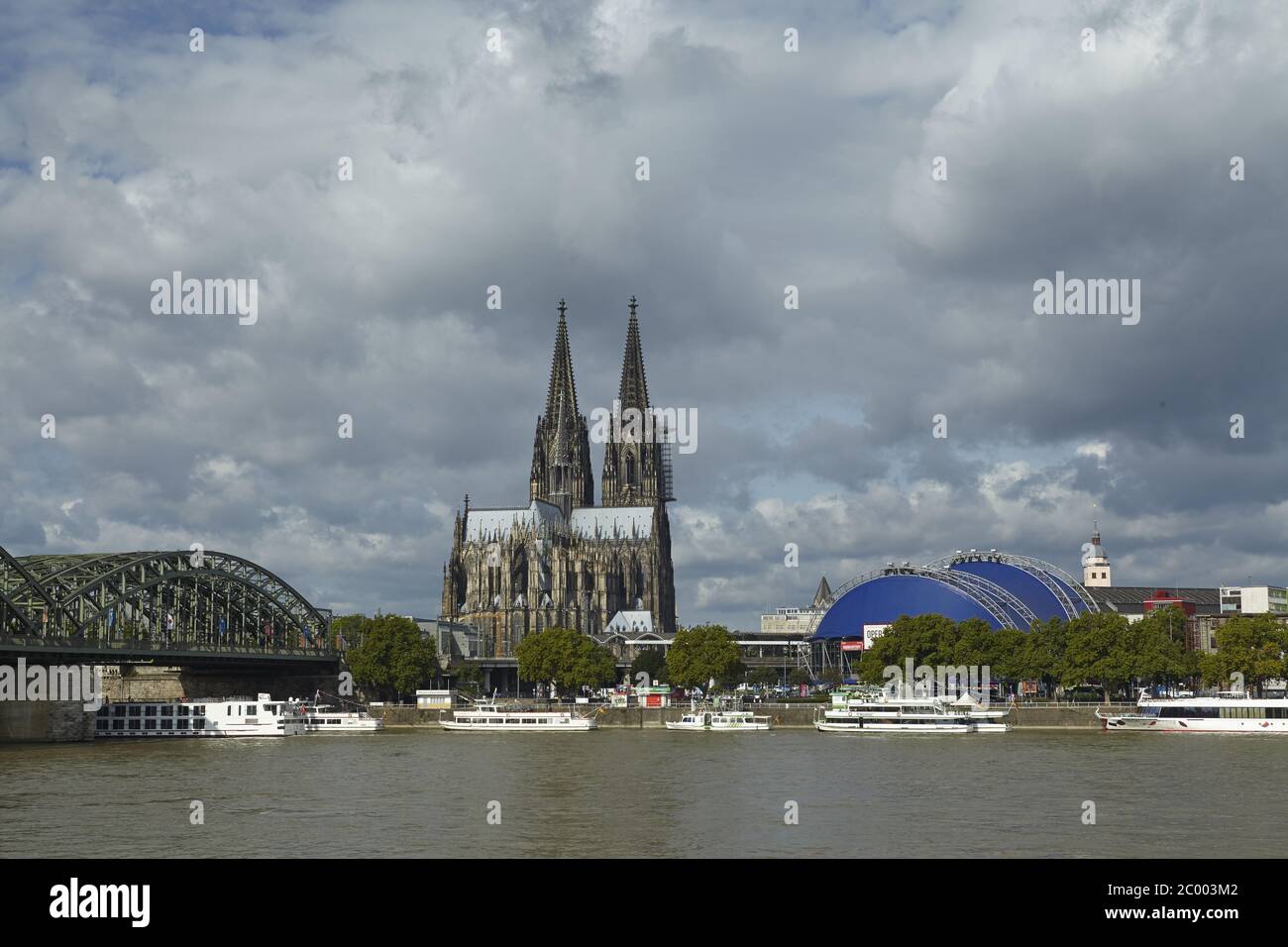 Cologne - Skyline with Cologne Cathedral Stock Photo - Alamy