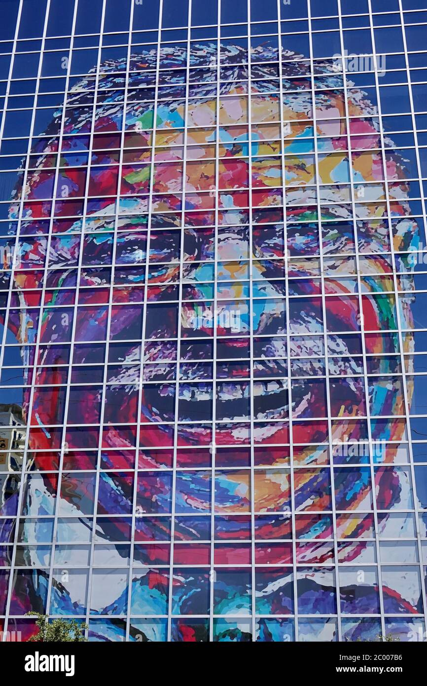 Artistic building mural hi-res stock photography and images - Alamy