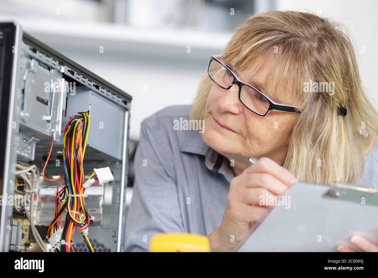 Manufacturing engineer female testing hi-res stock photography and ...